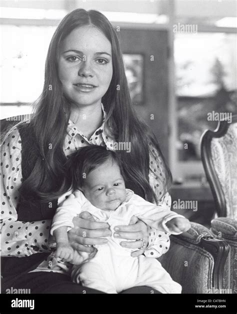 Steven Craig Y Sally Field Sally Fields 3 Sons Adore Their Supportive