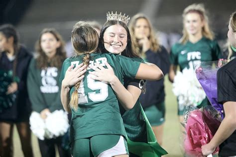 Flagler Palm Coast Girls Soccer Team Honors Seniors Then Wins By Mercy