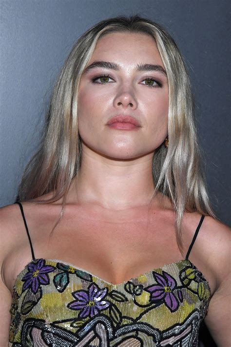 Florence Pugh Tits On