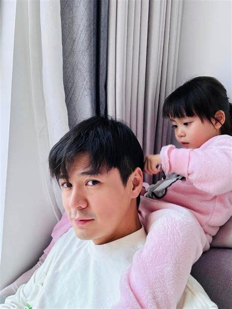 囡囡睇劇呷醋！羅子溢做足心理輔導：唔想佢再咁難過｜即時新聞｜繽fun星網｜oncc東網