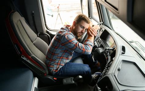 How Long Can A Truck Driver Drive Without A Break