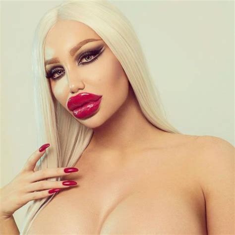 Big Fake Lips And Barbie Tingz Fake Lips Beautiful Lips Big Lips Natural
