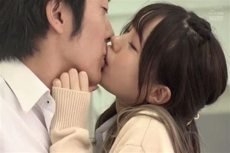 Dandy 813 周りにバレないように萌え袖手コキでこっそり何度も射精させる小悪魔j系 Post1 無料av動画