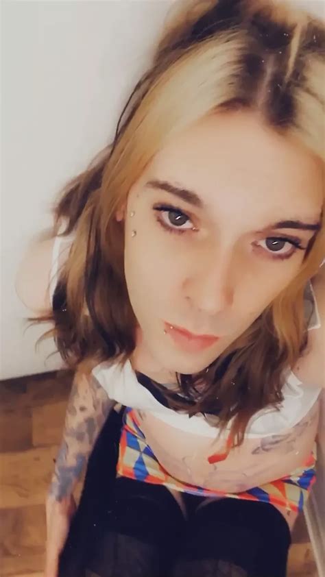 Sexy Trans Wants To Wrap Her Lips On Your Cock Shemale Blowjob Porn Feat Carmenmelatonin