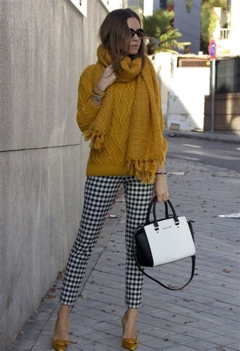 15 Outfit Ideas With Sweaters
