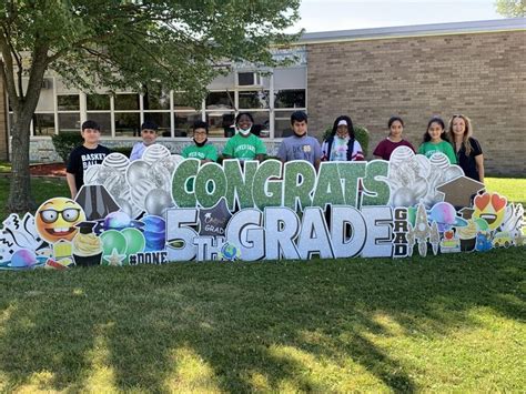 Congratulations 5th Graders River Oaks