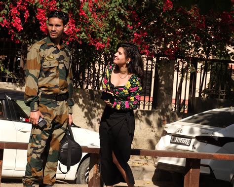 Proposing To Police Man Prank Mahi Lakra Practical Joke Proposing To Police Man Prank