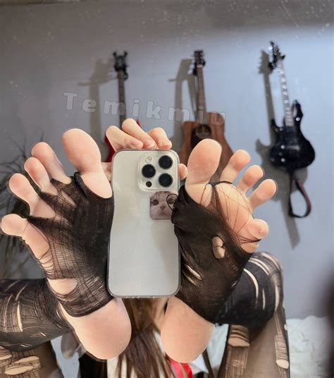 پا های زیبای Temik Miu مخصوص فتیش باز ها