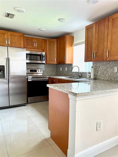 6866 Nw 173rd Dr Unit 610 Hialeah Fl 33015 Condo For Rent In