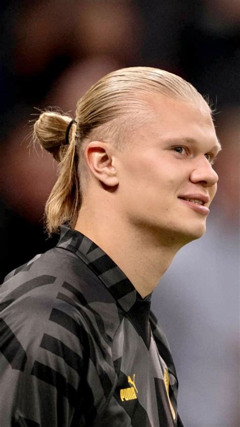 Erling Haaland Fotografia De Futebol O Melhor Jogador Do Mundo Com