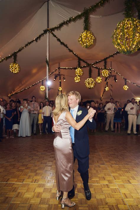 This Wedding In Bermuda Ended With A Beach Bonfire Over The Moon