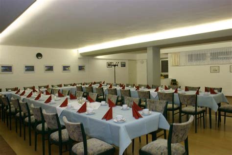 Airfield Hotel And Restaurant In Ganderkesee Festjuwelen