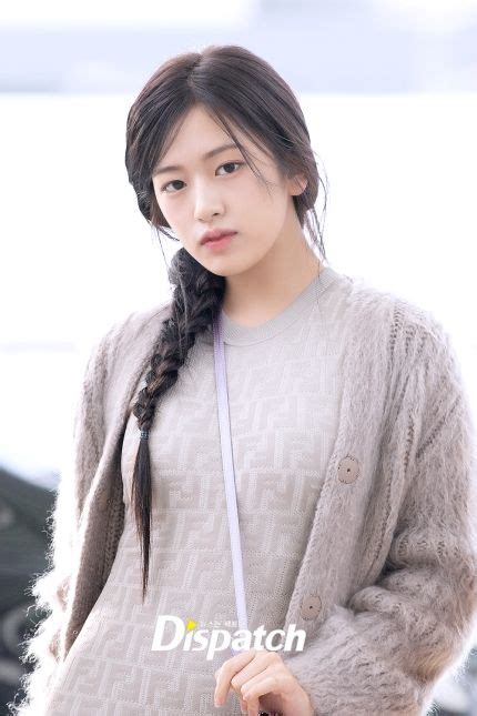 현장포토 오늘은 파워시크안유진 분위기 소녀 Starship Entertainment Airport Incheon