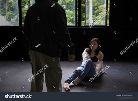 2053件の「強姦魔」の画像、写真素材、3dオブジェクト、ベクター画像 Shutterstock