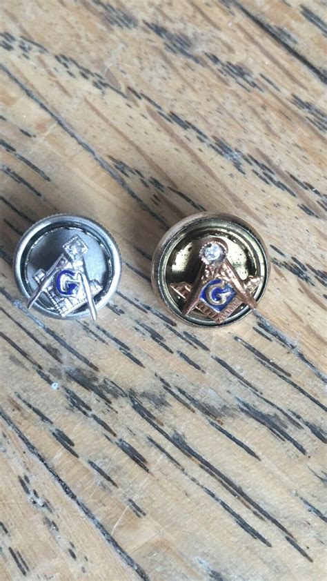 Mason Masonic Lapel Pins 14k Gold With Diamonds Screw Backs Vintage
