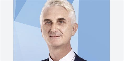 Jasmin Kadić O Potezu Vlade Tk Da Maturante “počasti” Sa 300 Km Najveći Stepen Populizma I