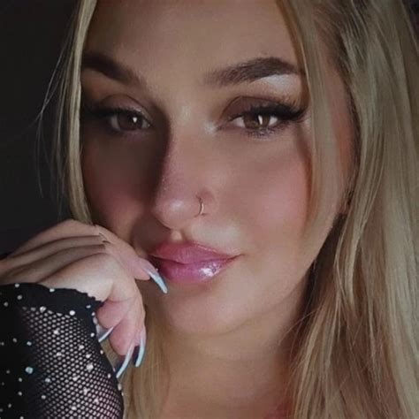 Pov On My Knees For You Wet Lips And Slippery Skin Blowjob Porn Feat