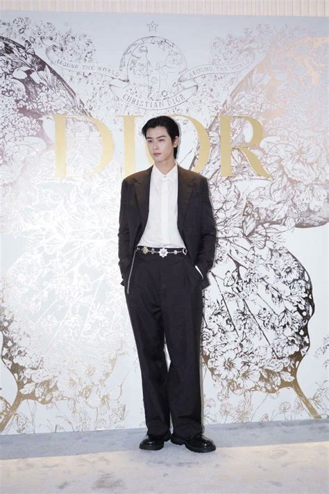 Pin På Lee Dong Min