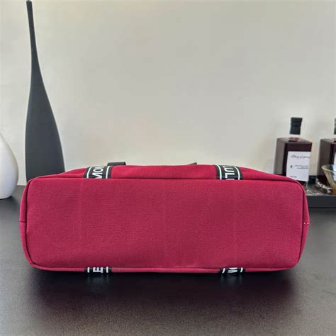 תיק יד גדול לולולמון אלו מציאות