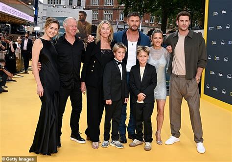 Chris Hemsworth And His Wife Elsa Pataky Are Supported By His Brother