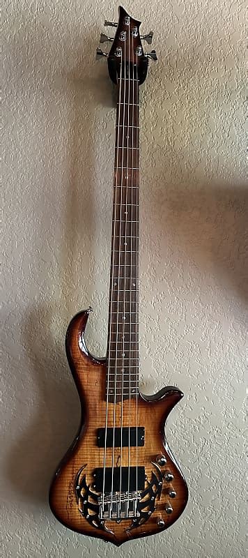 Traben Array Limited 5 String Sunburst Reverb