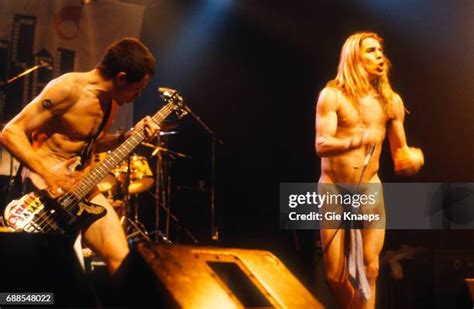 7730 Anthony Kiedis And Red Hot Chili Peppers Photos And High Res Pictures