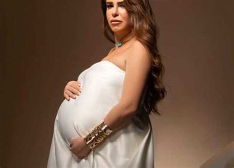 اخبارك نت خلال فترة حملها دنيا عبدالعزيز تحتفل برأس السنة الميلادية المصري اليوم