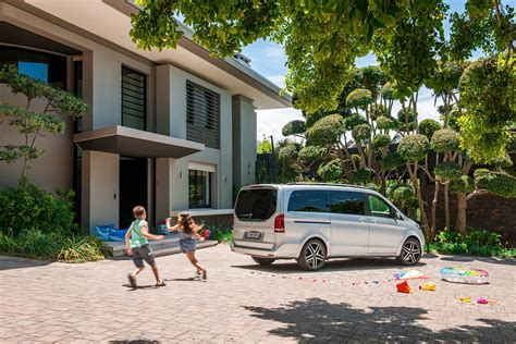 Mercedes Benz Releases 2015 V Class Footage Autoevolution