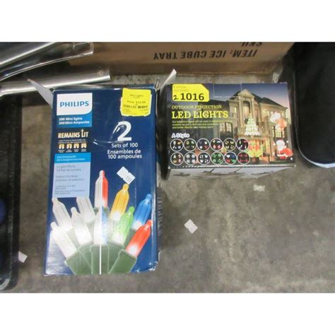 Indooroutdoor Led Projector And Philips Light String Set