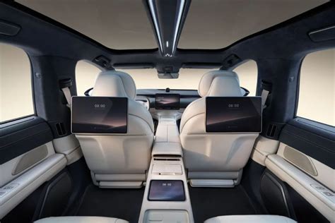 Nio Announces Its Latest Flagship Sedan Ev The Et9 With Two Amoled