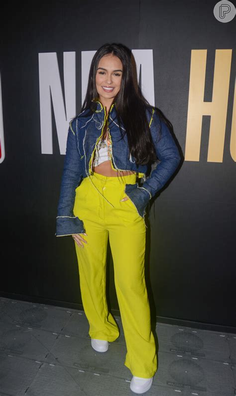 Foto Ex BBB Larissa Santos Posou Para Fotos Em Evento De Basquete Purepeople