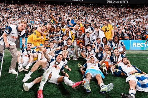 Fulham Football Club Vietnam Cựu Cầu Thủ Fulham Là Clint Dempsey Mới đây đã Tuyên Bố Giải Nghệ