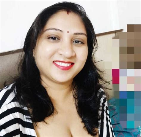 Desi Saavi Bhabhis Möpse Zeigen Sich Mit Ficken Von Hinten Xhamster