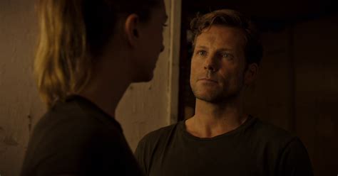 Auscaps Jamie Bamber Shirtless In Strike Back 7 09 Revolution Part 9