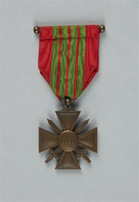 Croix De Guerre 1939 1945 Avec Une étoile De Citation à Lordre Du