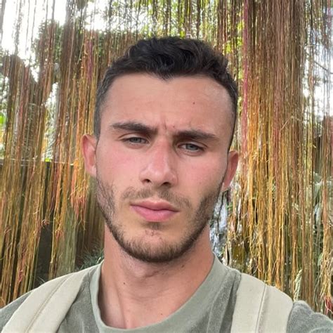 Alfons Michiels Alfonsmichiels • Threads Say More