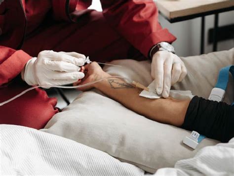 Tension Pneumothorax Needle Decompression