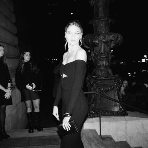 Martha Hunt Picture