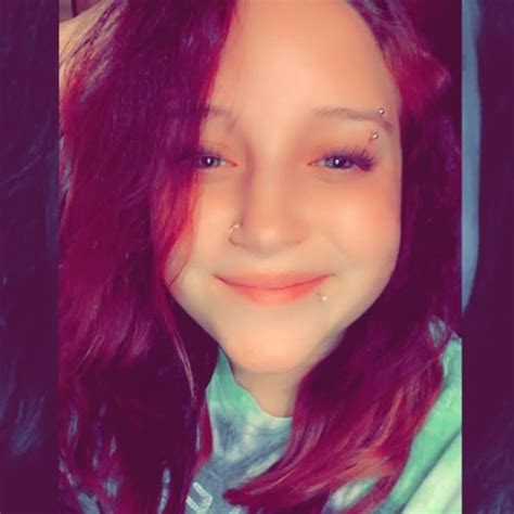 Vanessa Lipe ︎ Neslynn On Threads