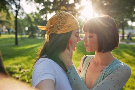 Beso De Chicas Lesbianas Mujeres Apasionados Banco De Fotos E