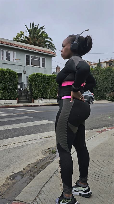 Ms Thickums Walking In Gym Outfit Oc Spandex Leggings And Yoga Pants
