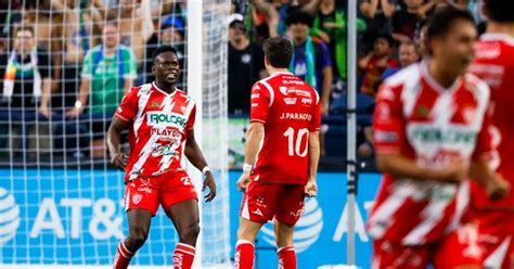 El Delantero Colombiano Diber Cambindo Habló Sobre Su Presente En El