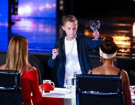 Jasper Cherry Magician Ribble Valley Weddings