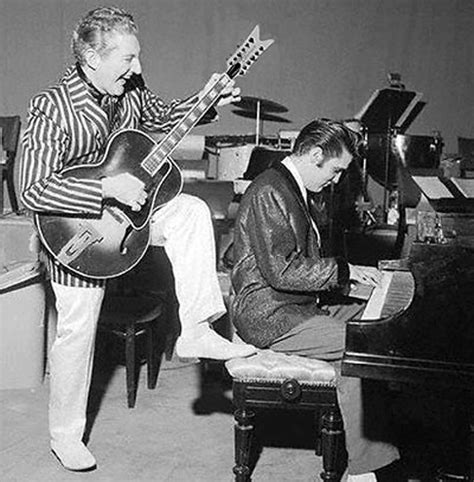 Unofficial History — 12 String Bass Encyclopedia