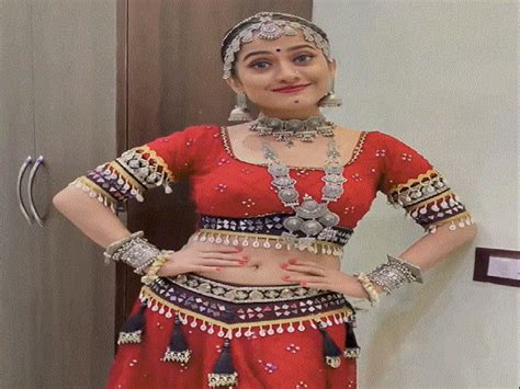 Elina Samantray Video ଧୂଳିଆ ଜନ୍ଦା ଗୀତରେ ଠୁମକା ଲଗାଇଲେ ଏଲିନା ଦେଖନ୍ତୁ