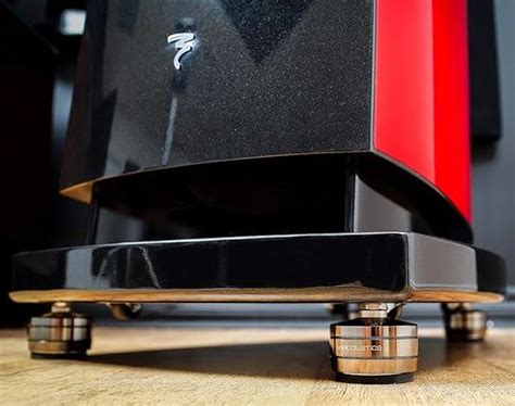 רגליות לרמקולים Iso Acoustics Gaia Titan Cronos באקוסטי מני