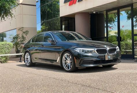 19 Inch Staggered Modern Luxury Mlf12s In Chrome On A 2019 Bmw 530i