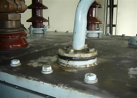 在主油箱和金屬管的一端的隔膜之間更換 膠 Premium Ai Generated Image