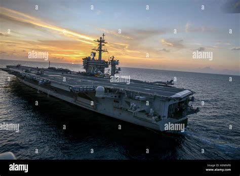 The Nimitz Class Aircraft Carrier Uss Abraham Lincoln Cvn 72 Stock