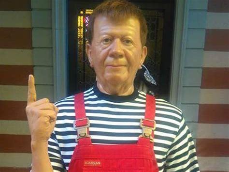 Estatua De Xavier López Chabelo En Cdmx ¿en Dónde Esta Ubicada